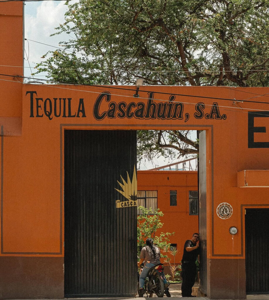 ELIGE TU AVENTURA. El Castillo de tequila, Tequila Fortaleza, Cascahuin ...